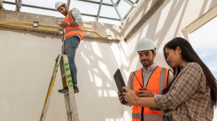 Ladder Safety Toolbox Talks: A Quick Guide | SafetyCulture