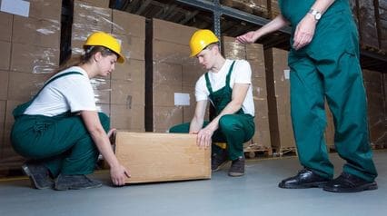 Guide to Lifting Safety in the Workplace | SafetyCulture